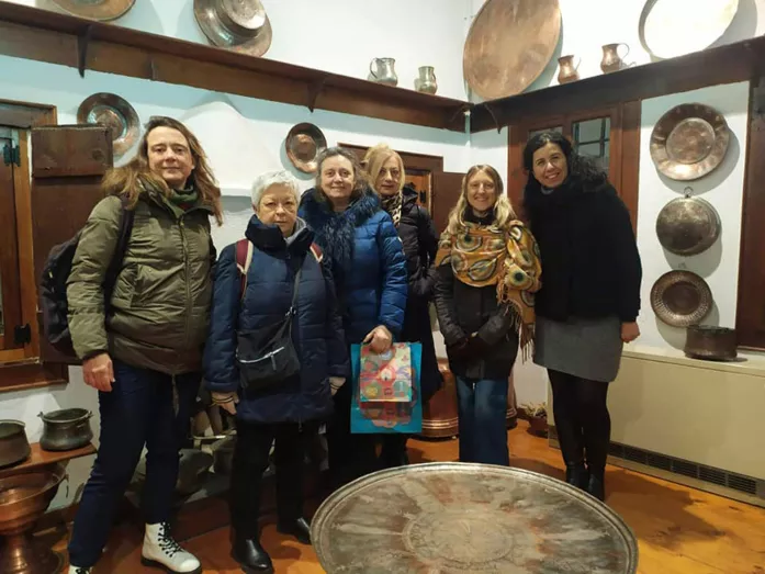 Ιταλίδες εκπαιδευτικοί στο Λαογραφικό Μουσείο Κομοτηνής | xronos.gr